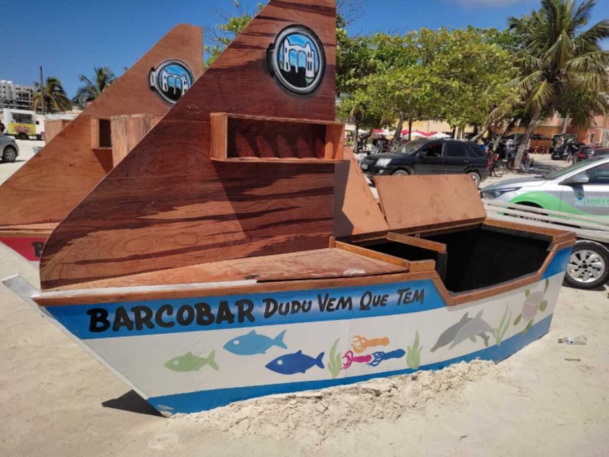 Barco Bar vai substituir quiosques na Praia do Forno e nas Prainhas ...