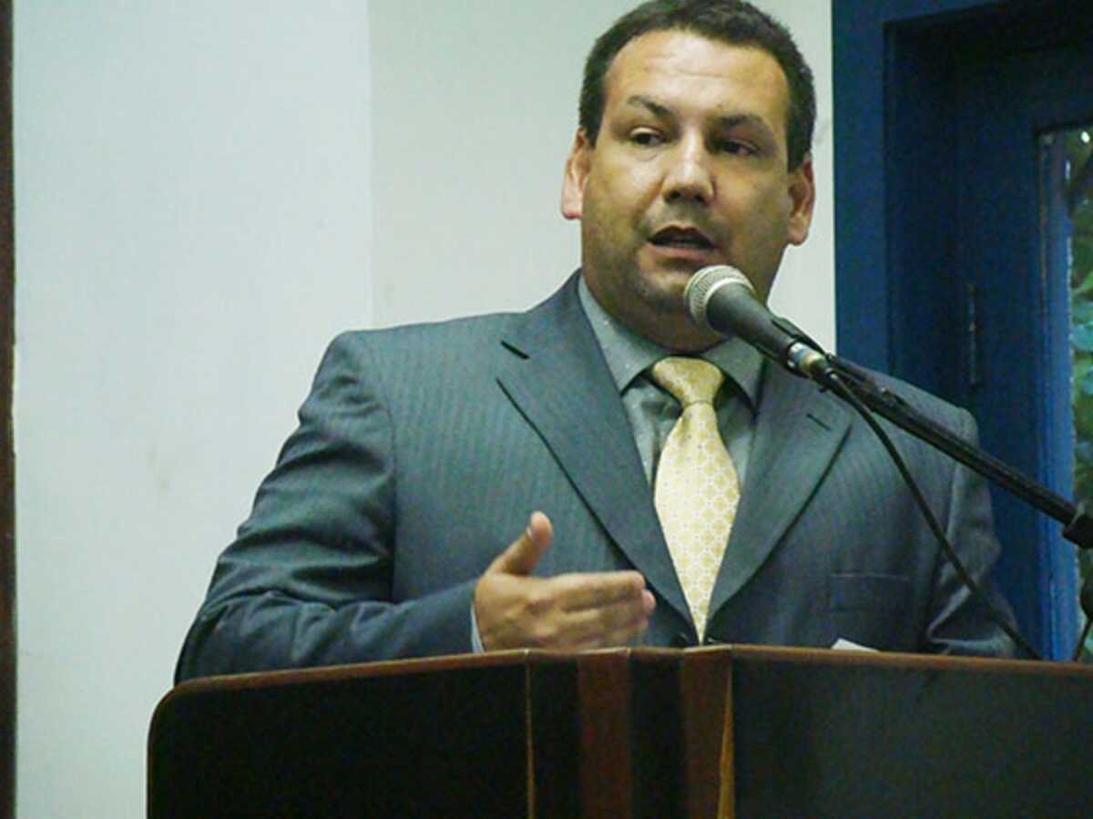 Emanoel Fernandes acaba com mistério e confirma presidência no PROS em ...